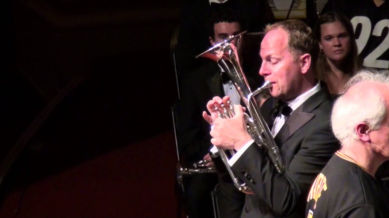 Paul Bennett plays "Over the Rainbow" - YouTube