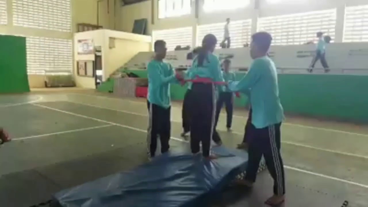 Senam lantai PJKR Akt. 2017 Unpatti ambon - YouTube