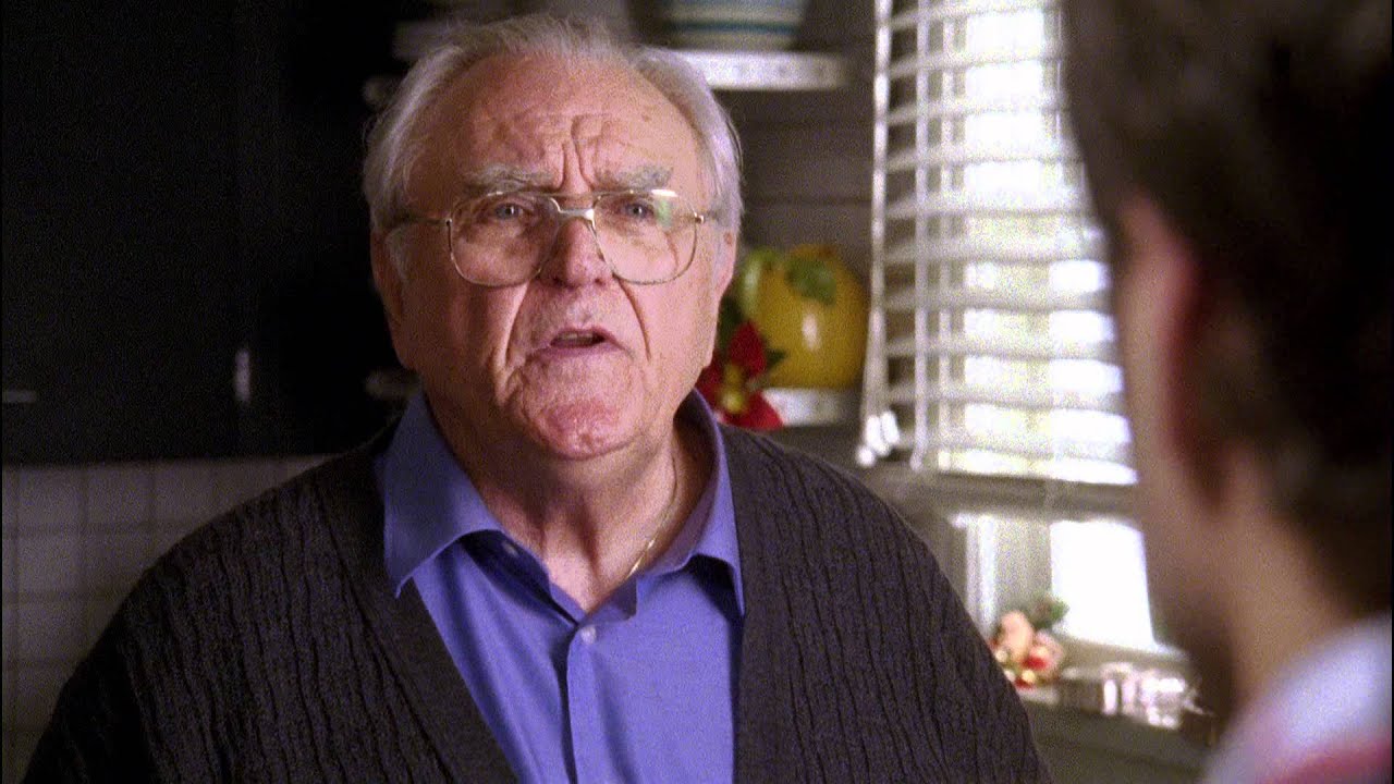 Psych - Gus' Dad May Have Killed an Old Guy - YouTube