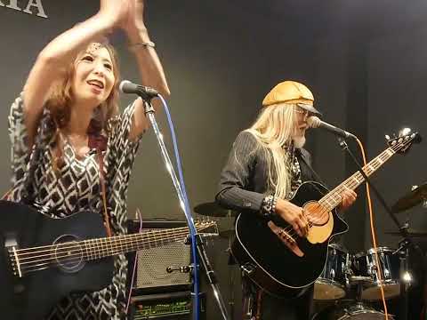＊菫-SUMIRE-＊2023.08.16             @西成難波屋    ♪スゥイングガール                #菫-SUMIRE- #AcousticRock