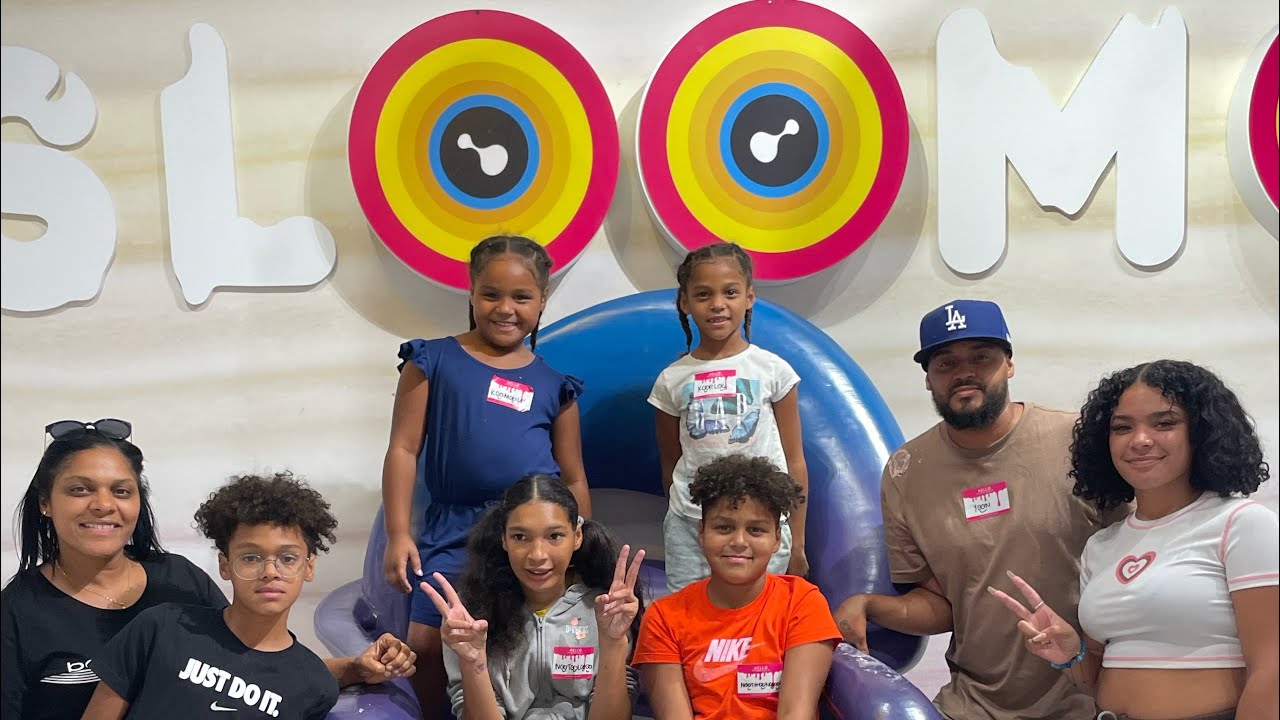 Sloomoo Institute NYC | Slime Museum | Abreu Family - YouTube