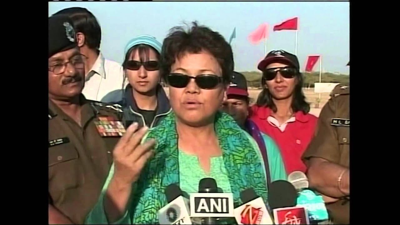 Bachendri Pal,The first indian women who climb Mount. Everest - YouTube