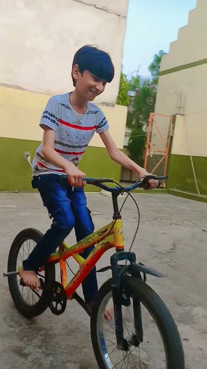 #stunt #cycle #cyclestunt #automobile #cycling #youtube #wheelie #publicreaction #grow #viral ...