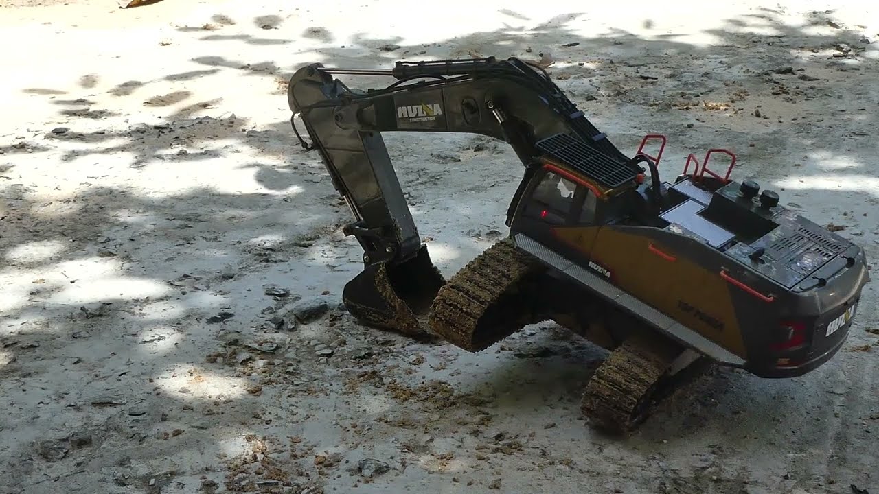 RC Excavator show #rcexcavator #rc - YouTube