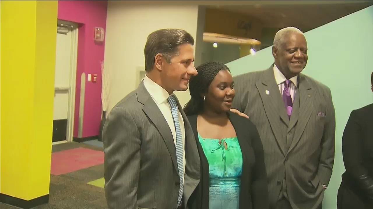 Miami teacher learns she's finalist for teacher of the year - YouTube