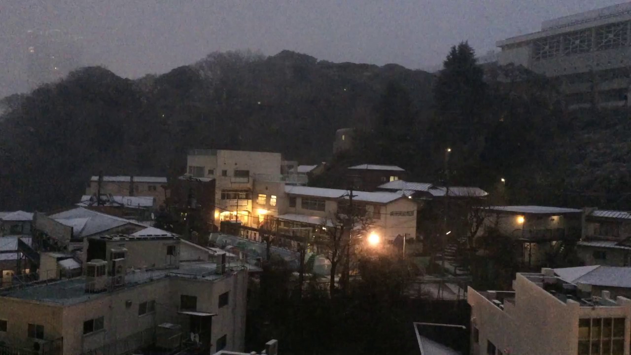 Snowing on Dobuita Street, Yokosuka, Japan. - YouTube