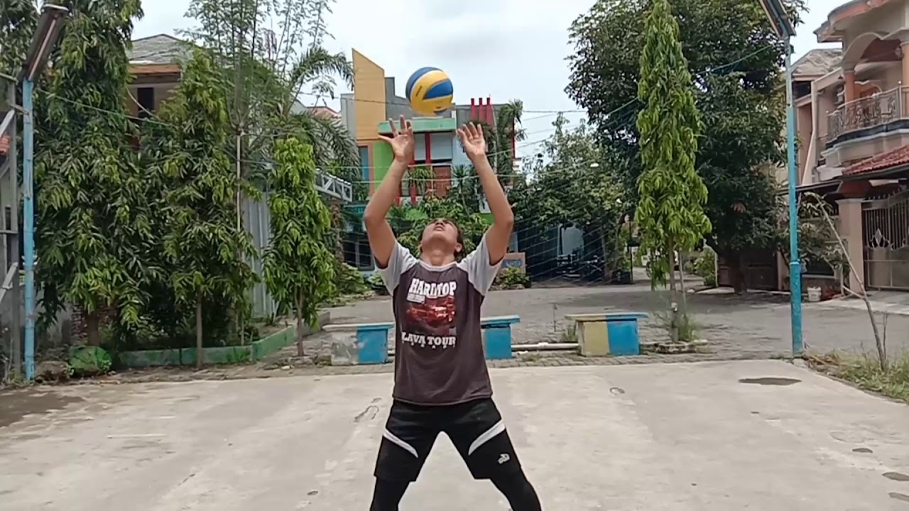 Teknik Dasar Passing(Bawah dan Atas),Servis Floating,Gerakan Blok,dan ...