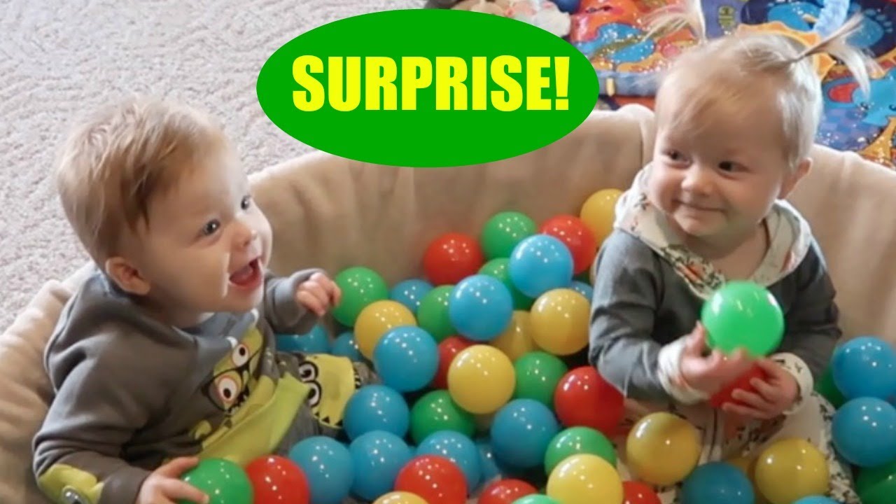 SURPRISE EARLY PRESENT! HAPPY BABIES! - YouTube