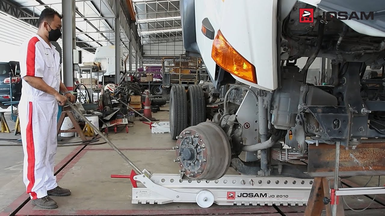 Josam frame straightening (extended version) - YouTube