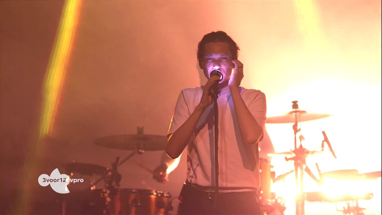 Thomas Azier - Gold LIve@BKS2017 - YouTube