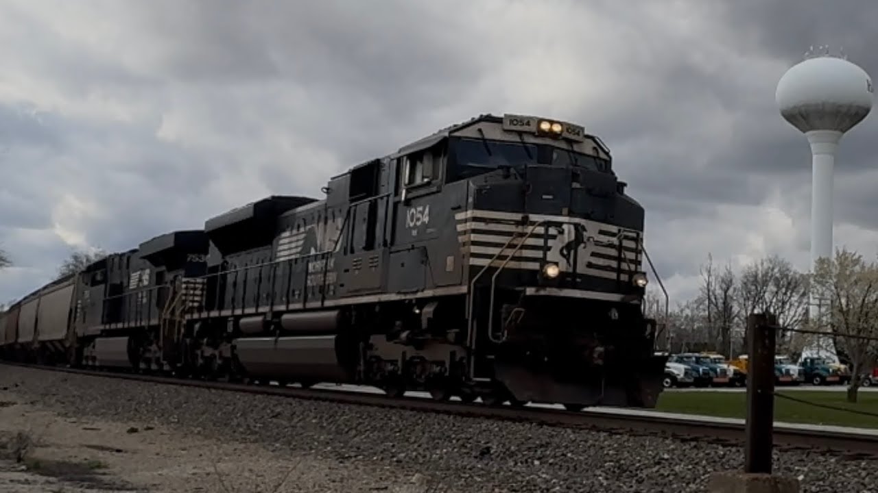 NS grain train on the New Castle District 4-15-25 - YouTube