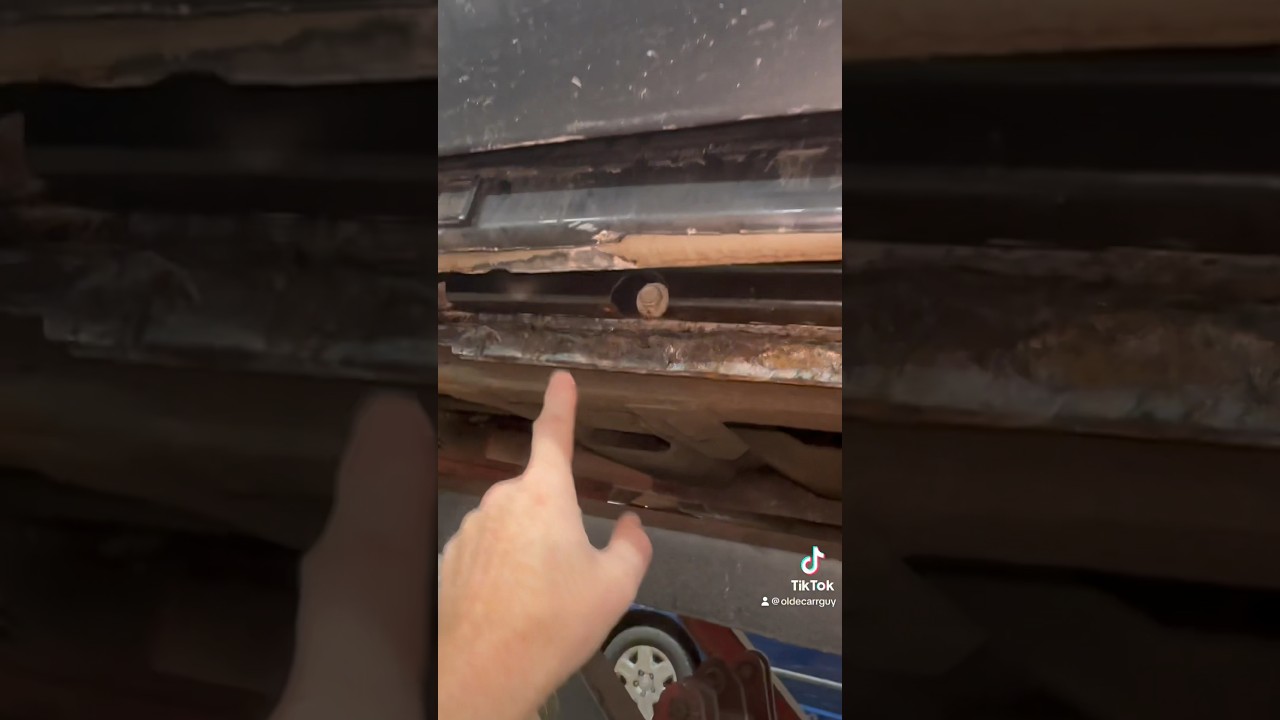 Crown Vic Rust Repair 😳😳 #shorts #automobile #rust - YouTube