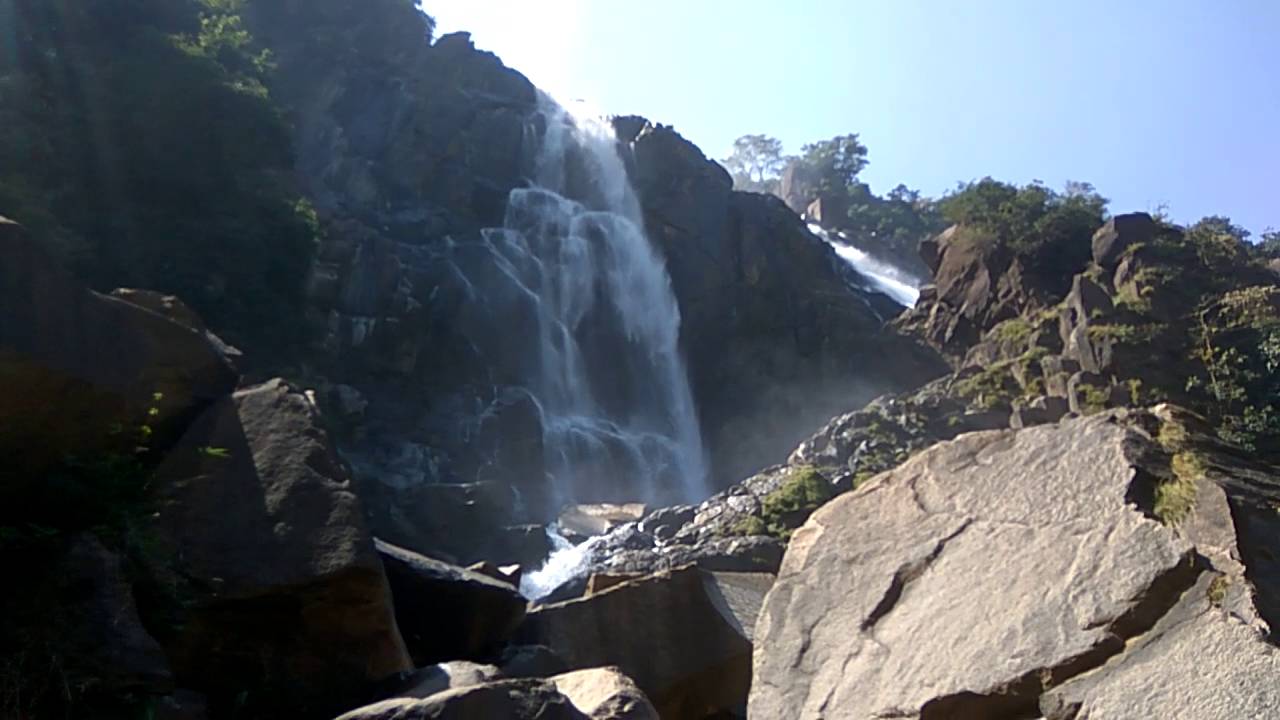 Lodh waterfall Latehar Jharkhand - YouTube