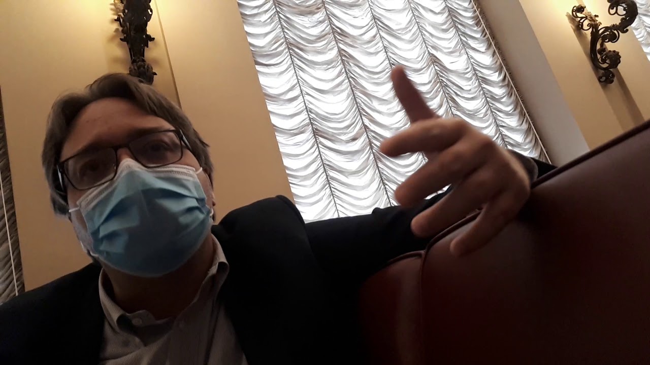 Lo scontro in aula sul nuovo DPCM: intervista a Igor Iezzi (Lega) - YouTube