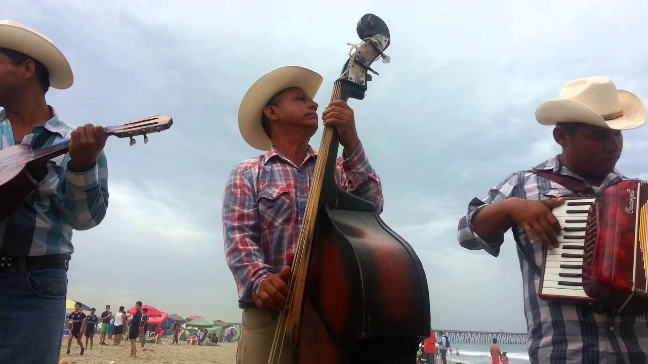 CHIRRINES en la play ROSARITO ( las EDADES ) en vivo - YouTube