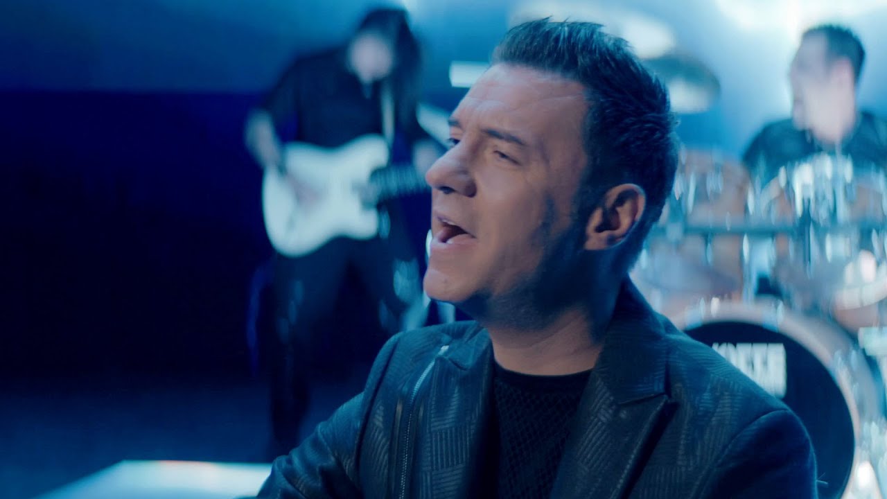AMADEUS BAND - DAVNO PROŠLO JE (OFFICIAL VIDEO 2024) - YouTube