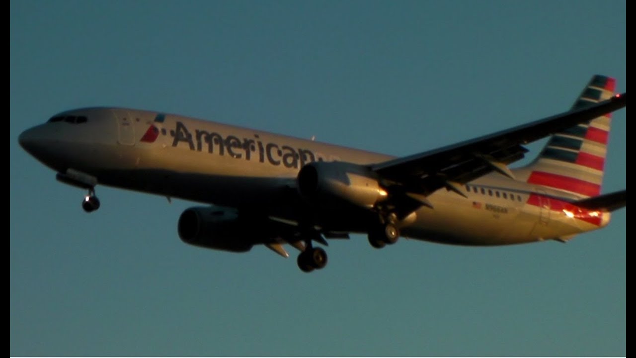 New American 737-800 [N966AN] Landing in Toronto on RWY 05 - YouTube