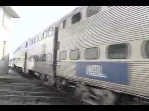 Metra #181 Leads Inbound Commuter Train, Joliet IL. - YouTube