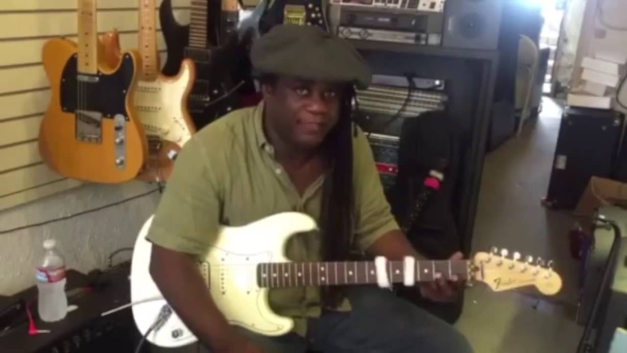 LOK-N-ROLL Compensated locking nut promo featuring Reggie Wooten - YouTube