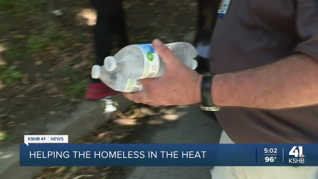 Shelter KC passes out water, hot weather supplies to those in need ...