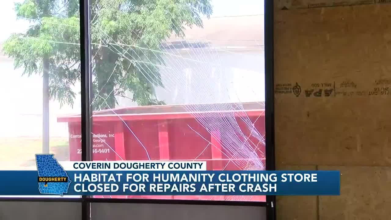 Albany clothing store closed for repairs after car crash damages store ...