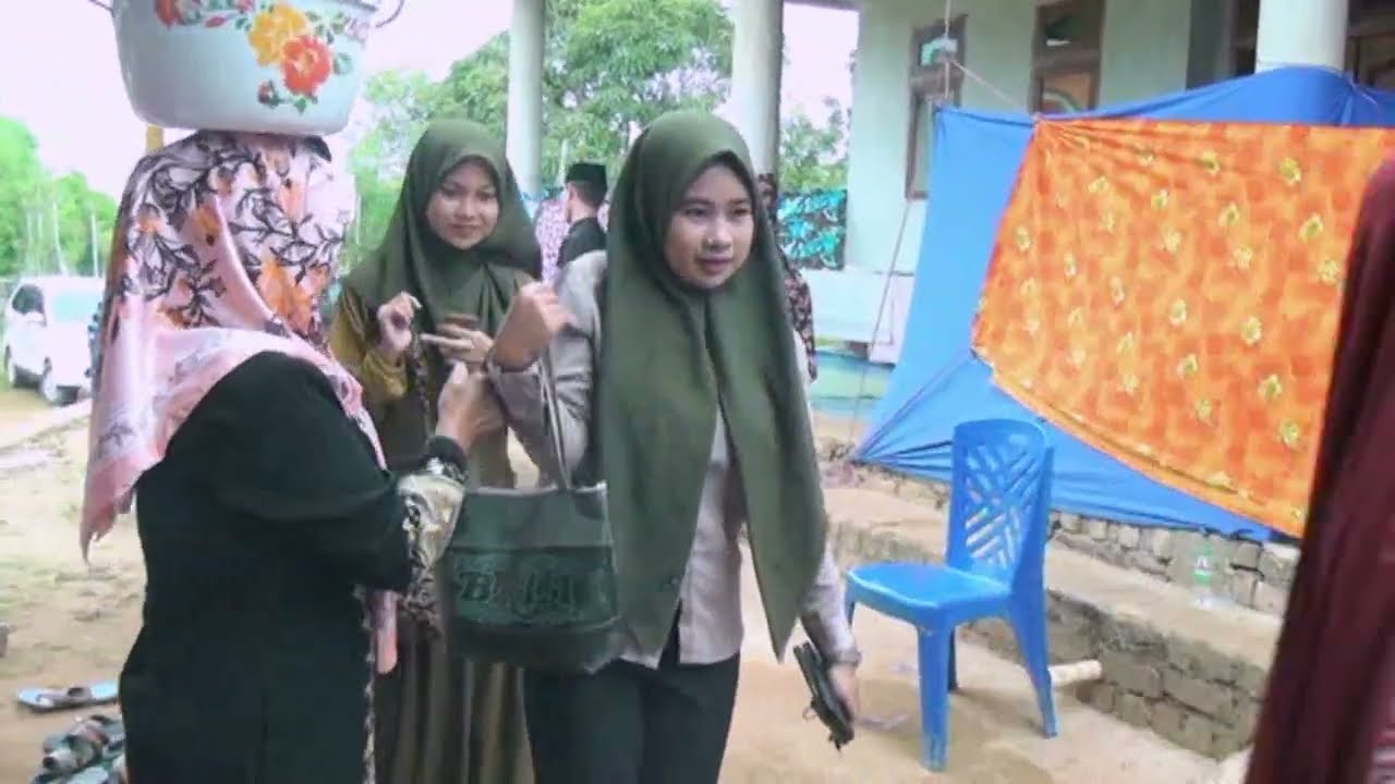 indonesian muslim village life, Indonesian Muslim village girl life ...