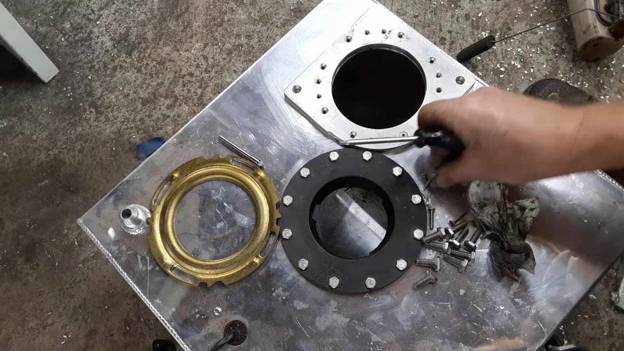 LS Swap in-tank Fuel cell setup - 5.3 FC RX7 - YouTube