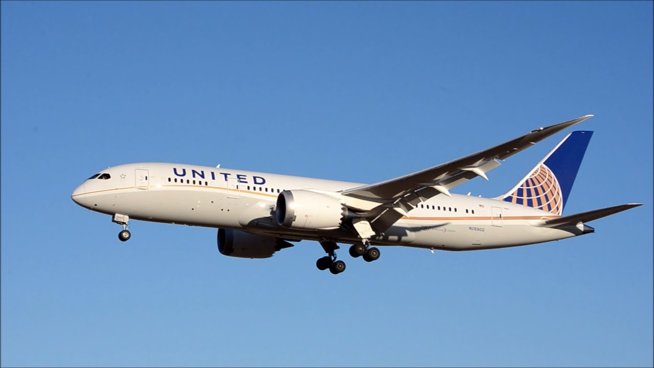 First flying "United Airlines Boeing 787-8 Dreamliner" Narita airport ...