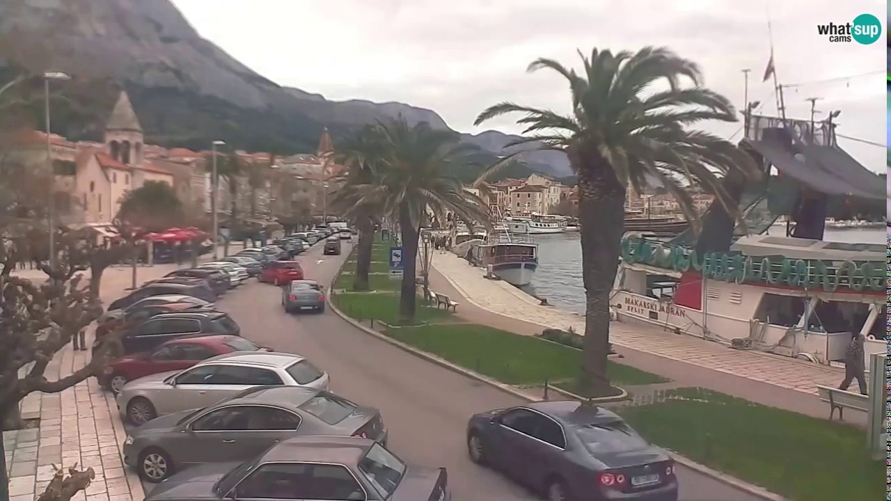 Makarska riva zimi, advent 5.1.2018. - YouTube