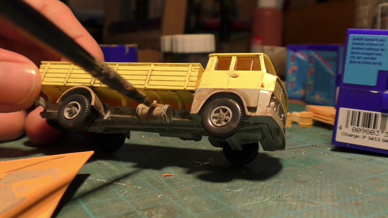 H0 Modellbahnanlage Folge 5 LKW altern - YouTube