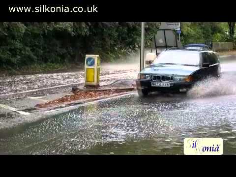 Wilmslow flooding - YouTube