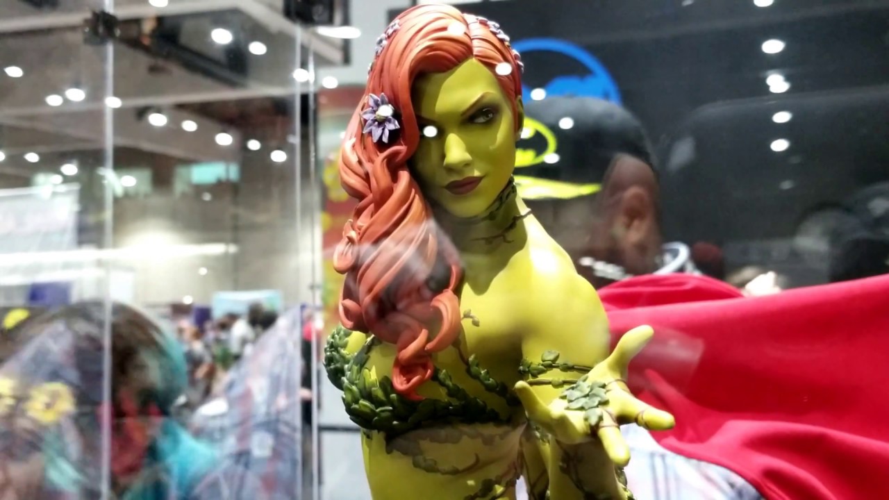 SDCC 2018 Sideshow Poison Ivy PF V3 - YouTube