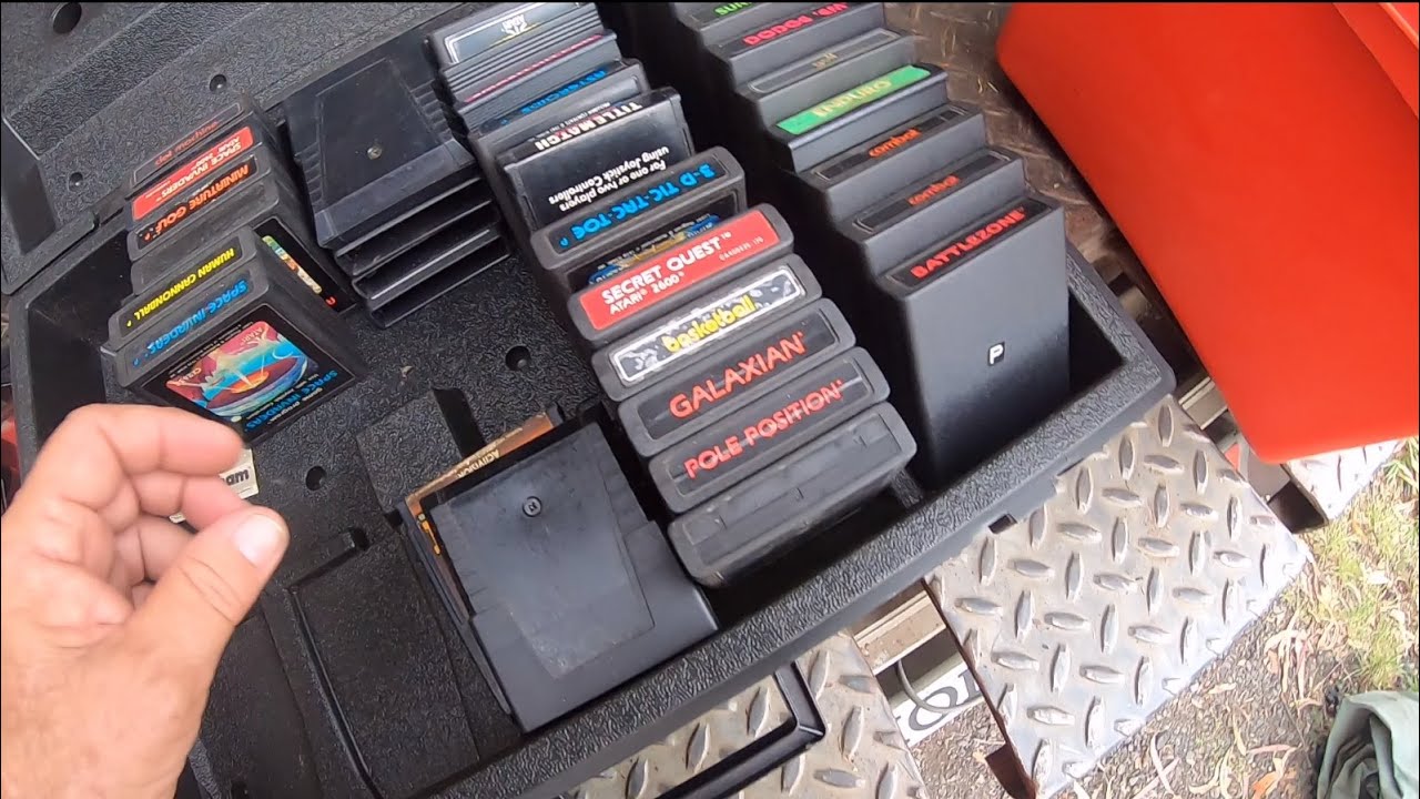 FLEA MARKET OUR STALL AND SCOOBS FIND OF THE DAY VINTAGE ATARI 2600 AND ...