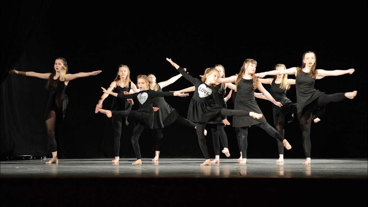 Moderní tanec - skupina lektorky Pavlíny Brabcové (4k) - YouTube