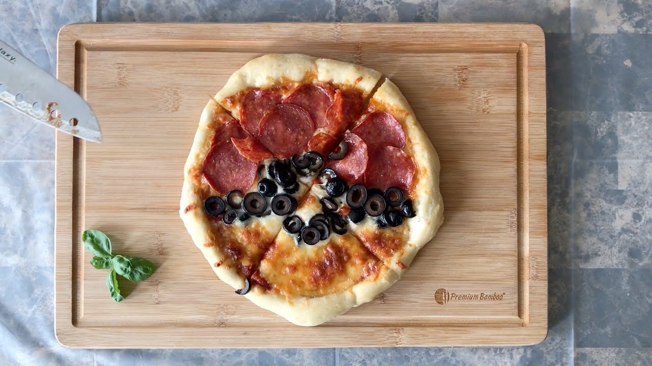 Pokémon Poké Ball Pizza Recipe - YouTube