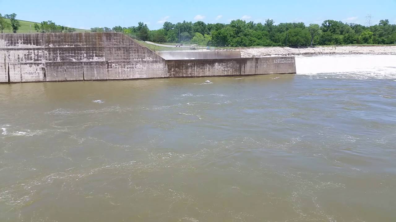 denison dam 38,000 sfps - YouTube