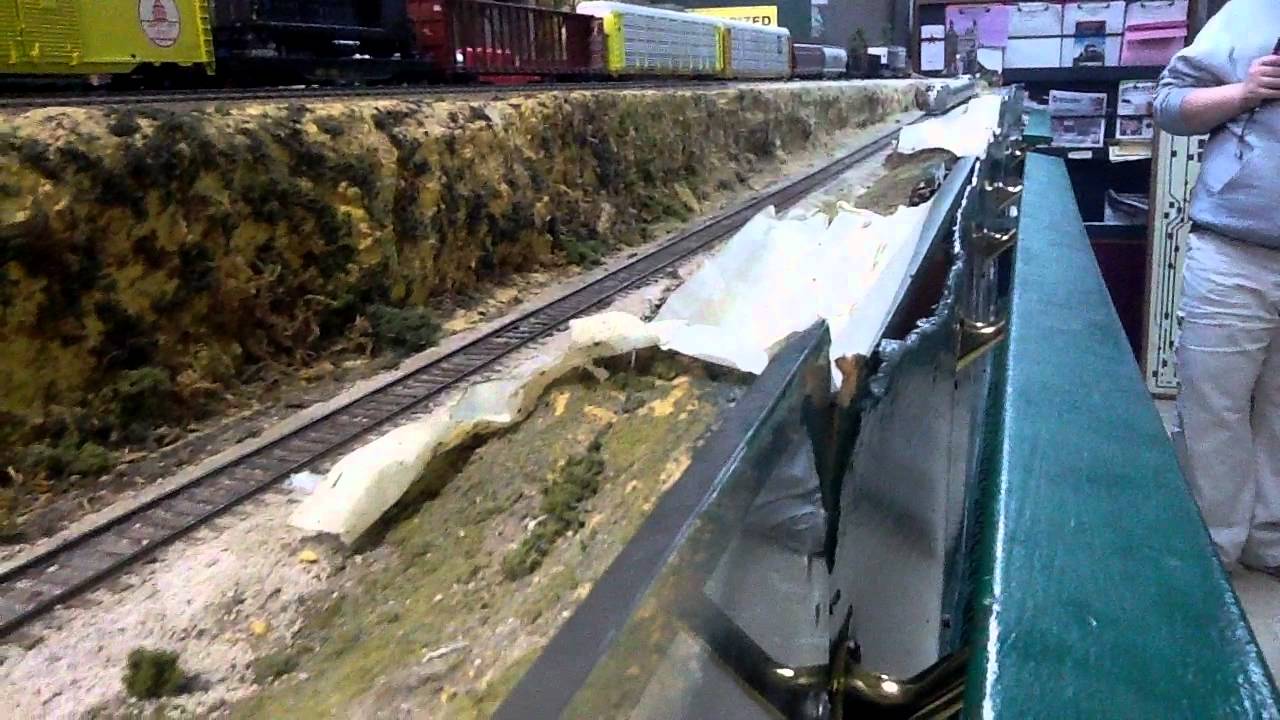 Super Fast HO Scale Turboliner (HD) - YouTube