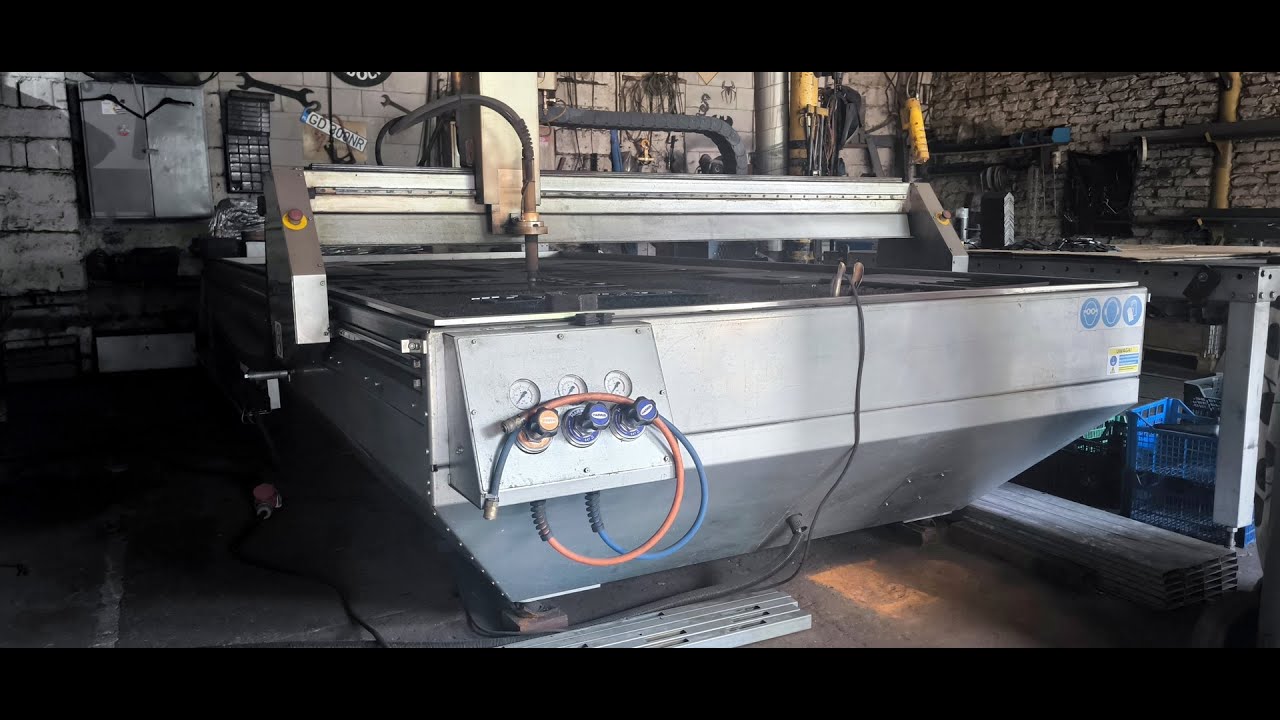 Przecinarka plazmowa CORMAK VOLCUT 4000x2000 - YouTube