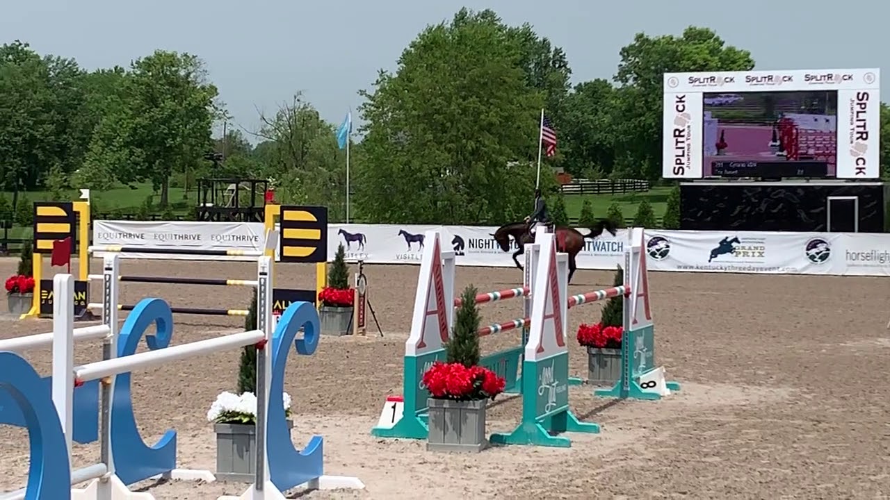 Cyrano VDV 1.30m Jumpers Split Rock Jumping Tour 2019 - YouTube