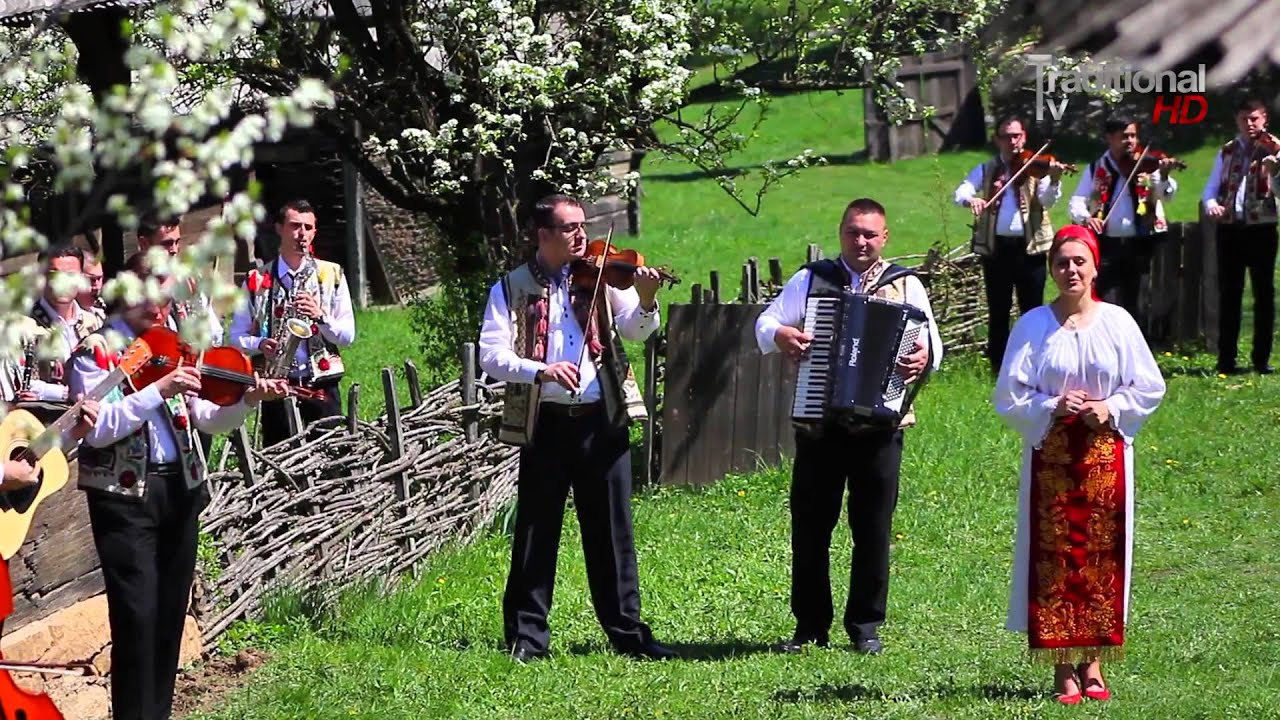 Paula Pasca & Ciprian Radu - Muzicantii din tot locul HD - YouTube