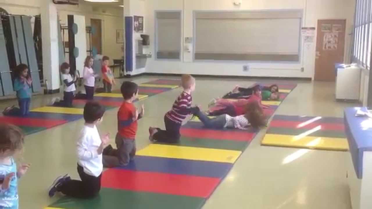 1st Grade Human Dominos Gymnastics Class Activity UMS PE - YouTube
