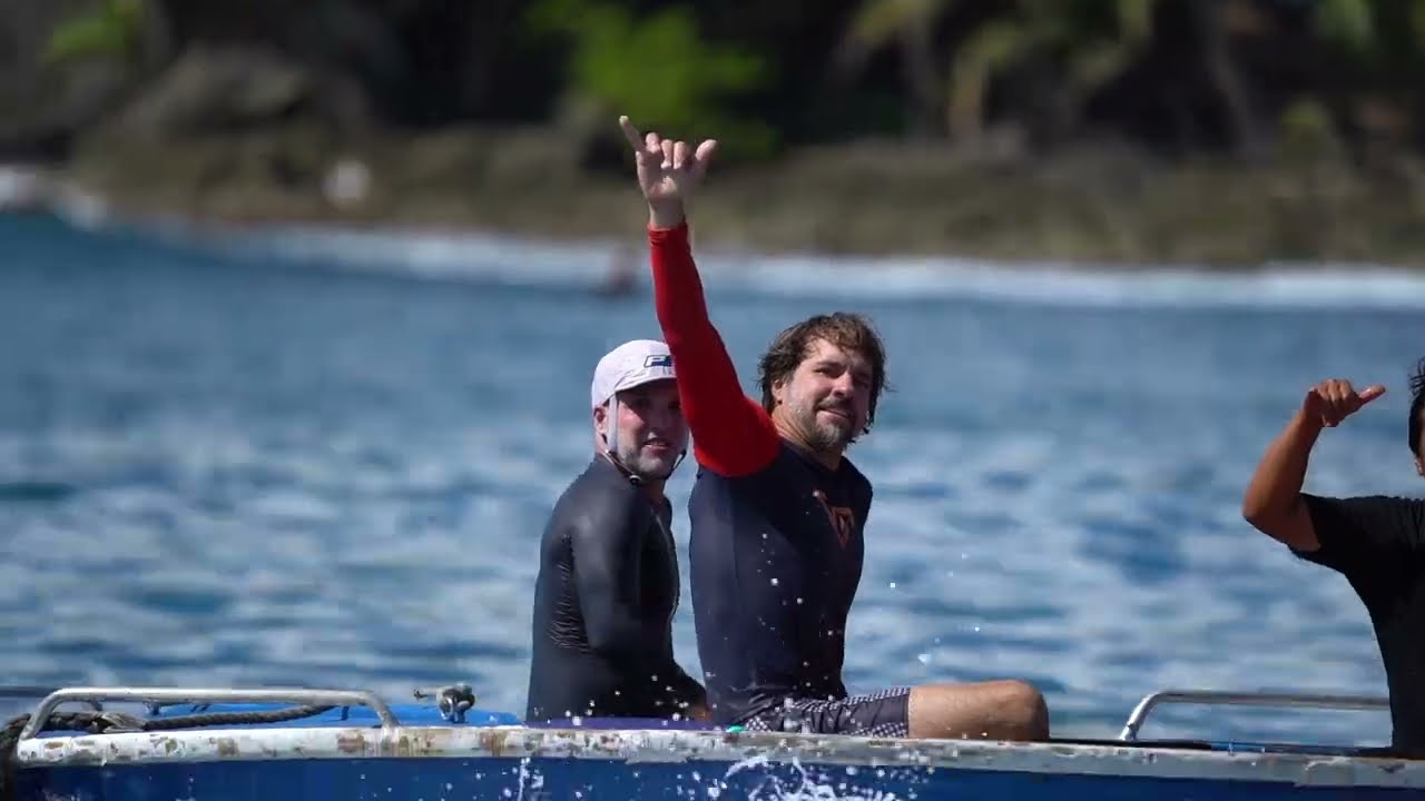 Mentawai - Surfing Burger World with Guilherme Tâmega - YouTube