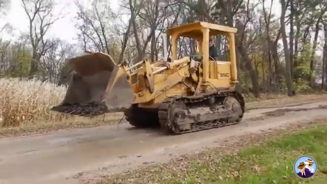 951C Caterpillar Track Loader - YouTube