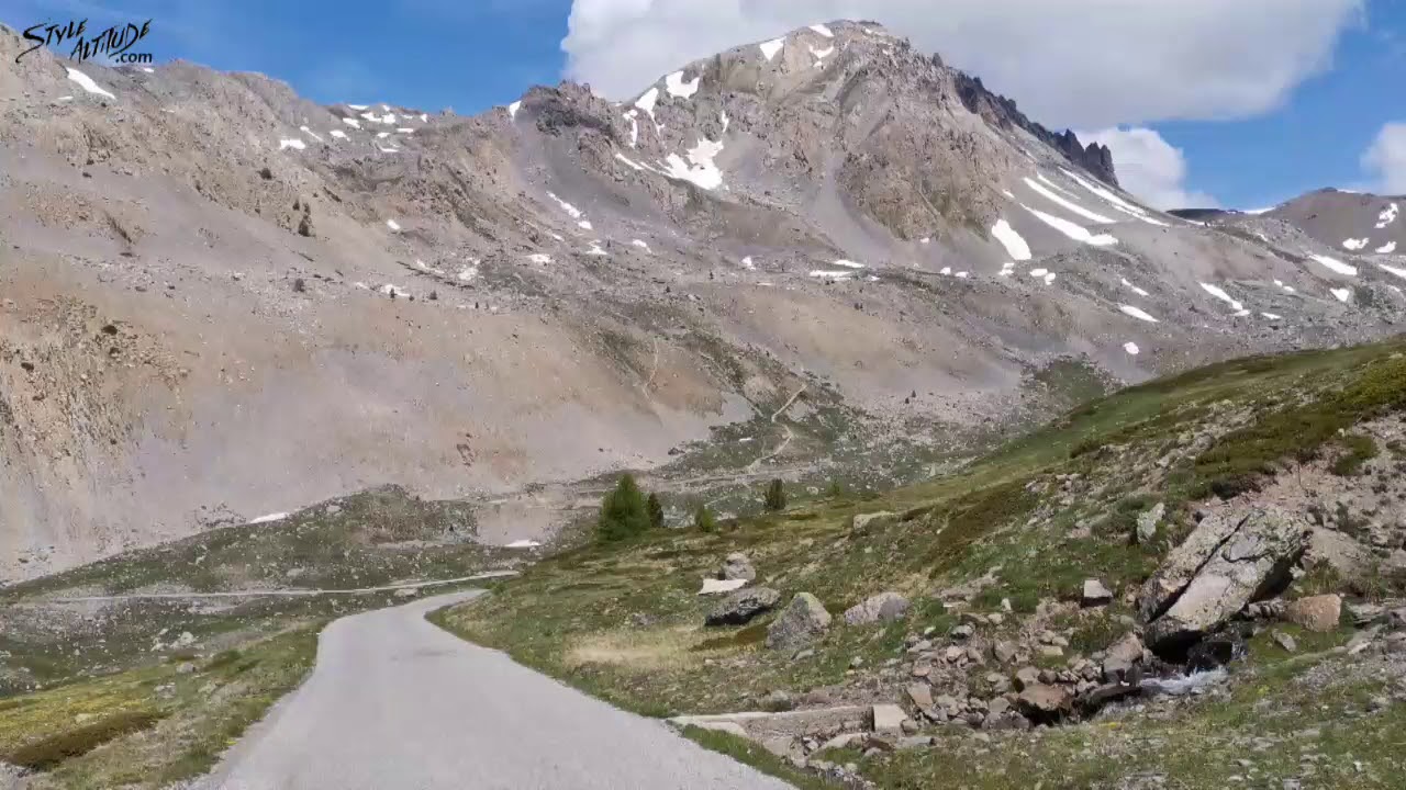 Running up and down the Col du Granon 2,413m - YouTube