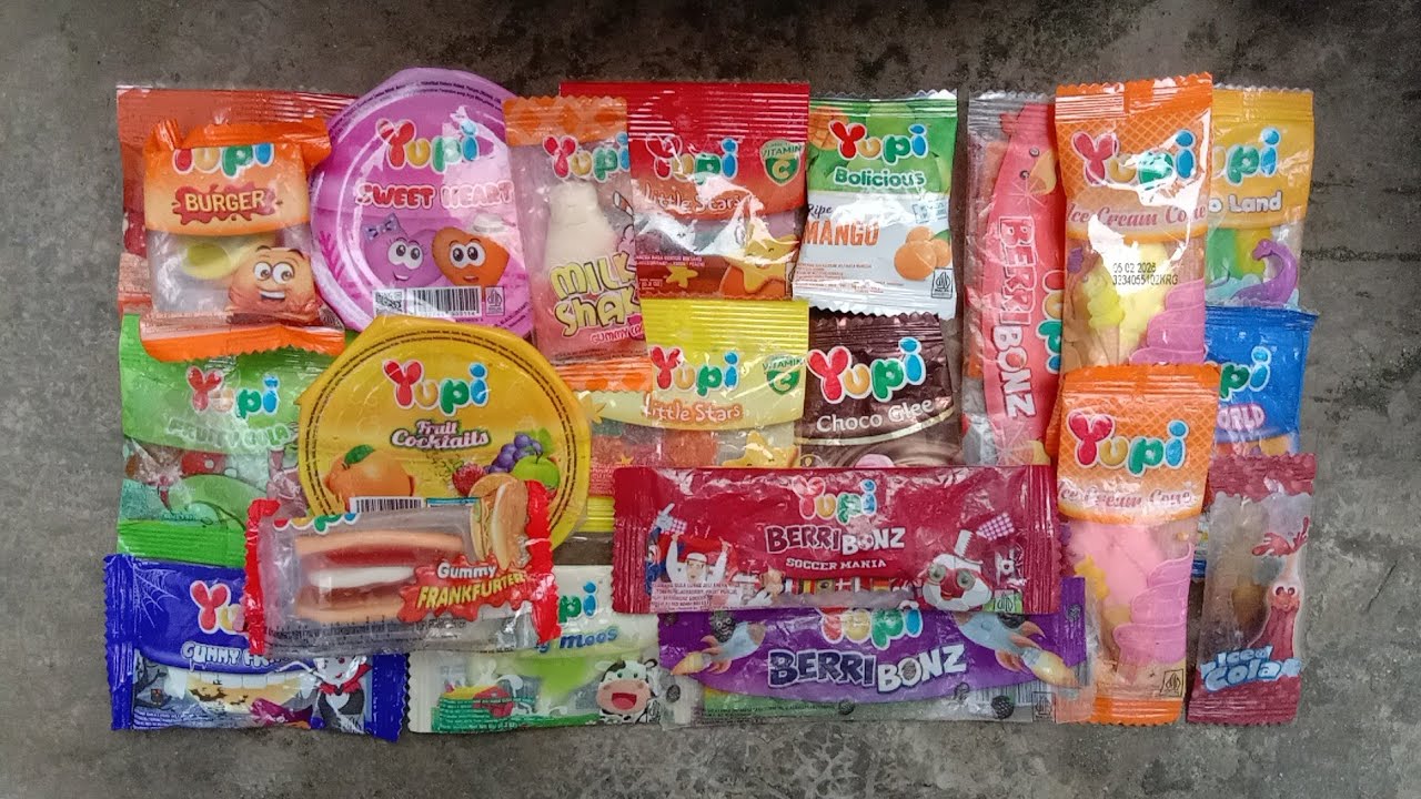 Hunting jajan permen yupi stroberi,blackberry, jelly cone,gummy, warna ...
