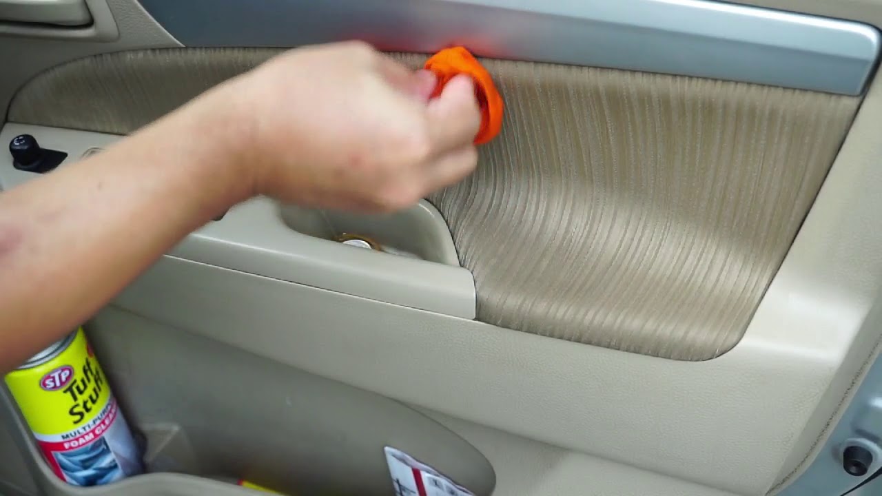 BERSIHKAN INTERIOR MOBIL DENGAN STP TUFF STUFF - YouTube