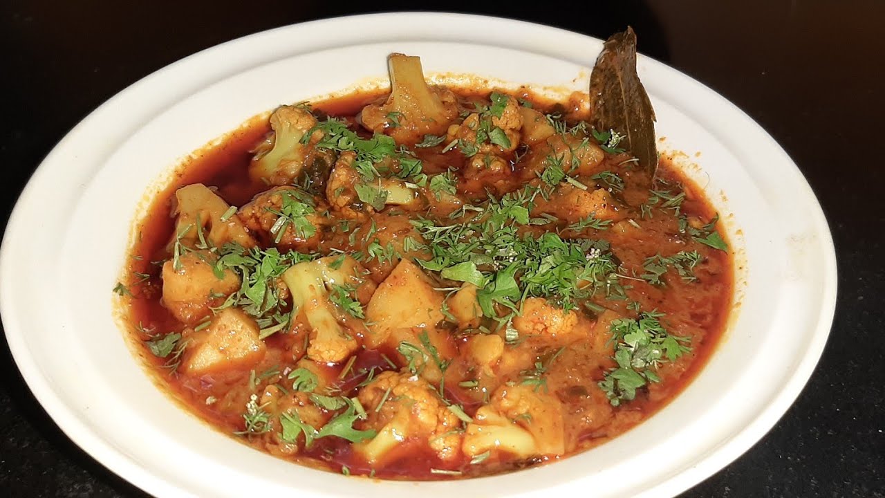 Aloo gobi punjabi . Recipe in marathi by chef Sameer Damle - YouTube