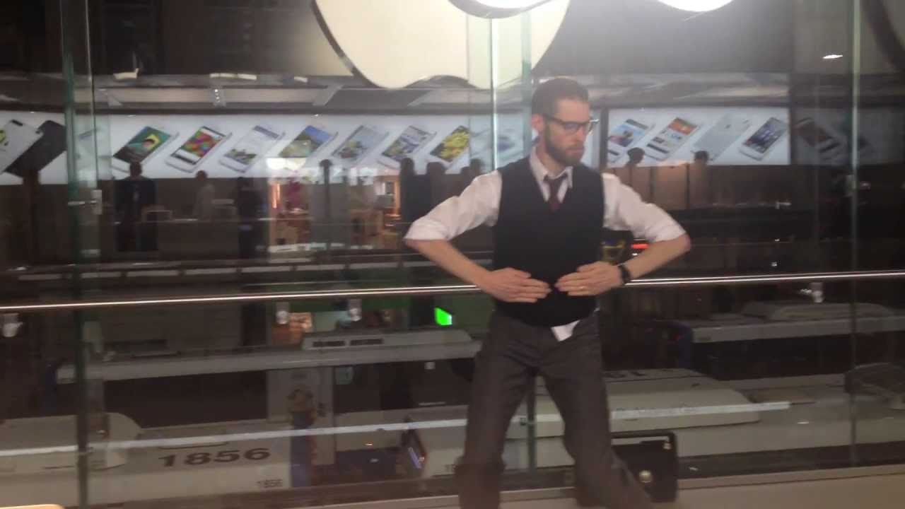 The Dancing Accountant does Computer Games - YouTube