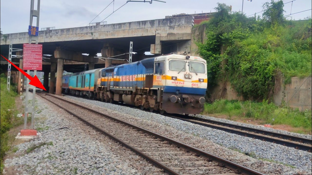 OMG.!! Very Loud & Continues Honking.!! / Amazing Trains / Train ...