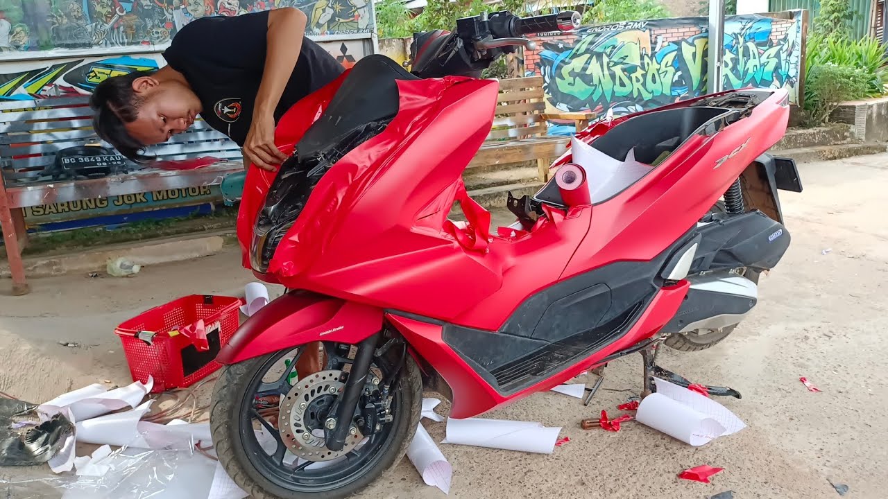 Cara cepat bungkus wrap motor Honda PCX agar tidak keropos - YouTube